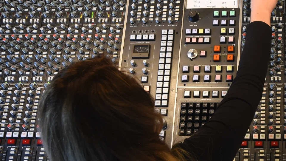 Is Classic Studio Gear Really That Good? | Production Expert