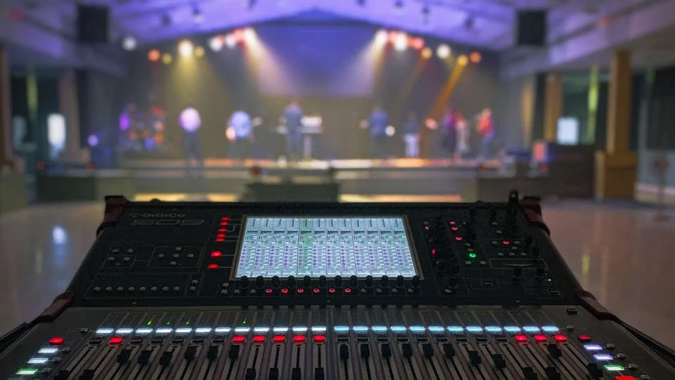 How Live Sound Made Me A Better Recording Engineer | Production Expert