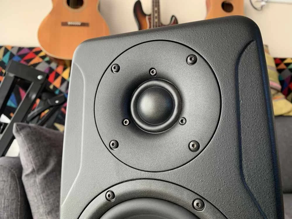 IK Multimedia iLoud Precision 5 Monitors - Tested | Production Expert