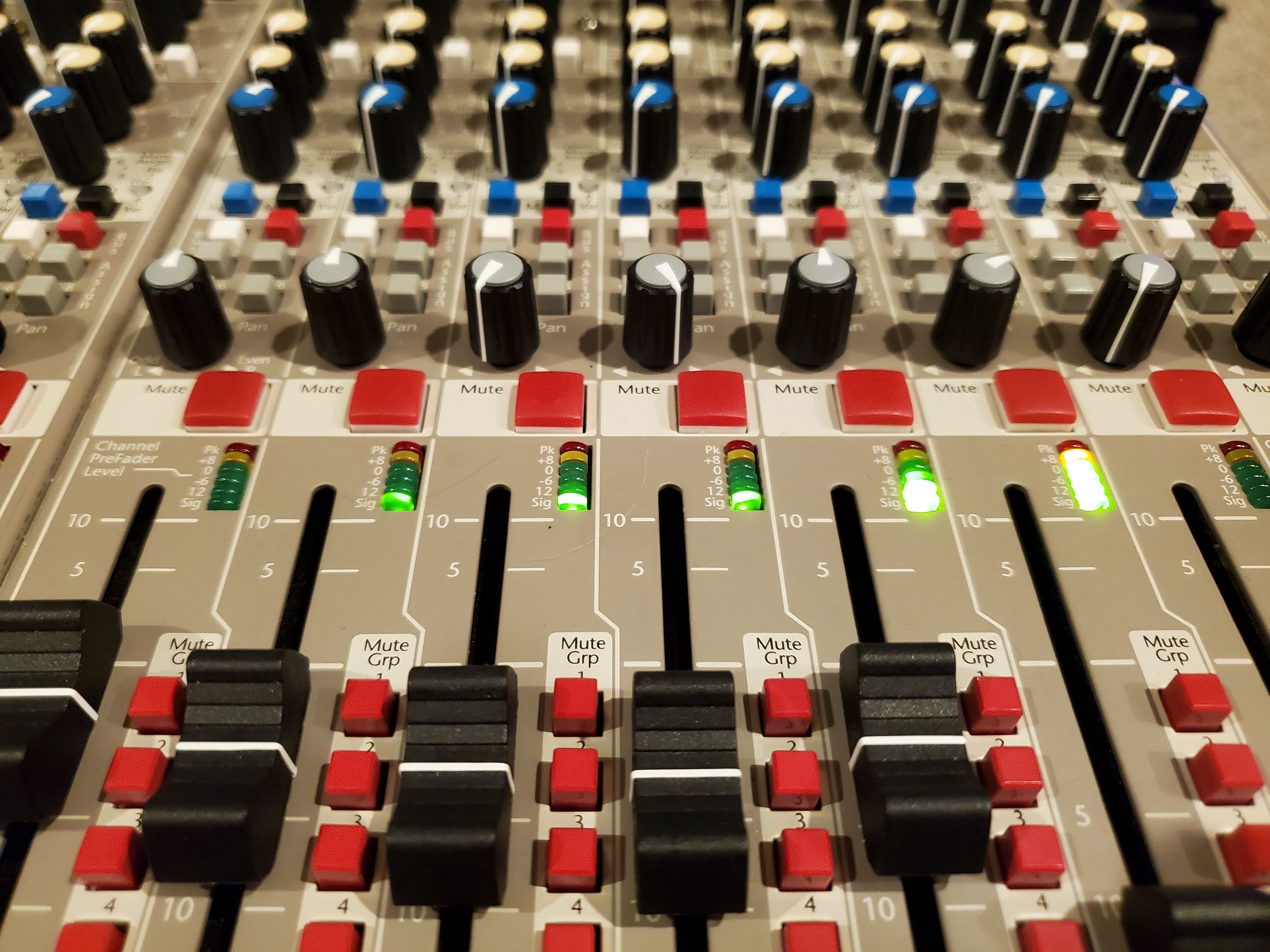 Analogue To Digital Converter Test - We Compare Four; UA, Korg, RADAR ...