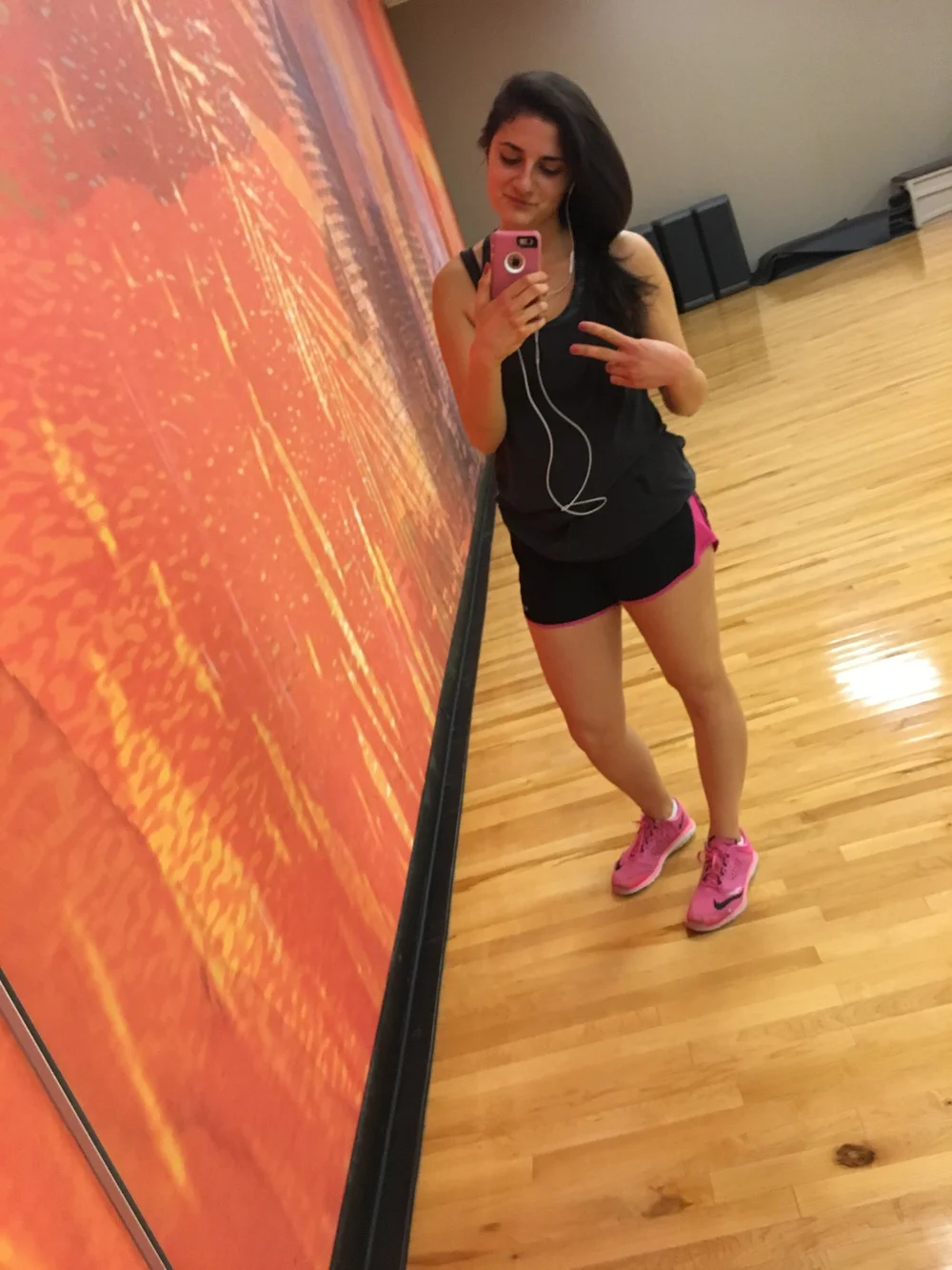 Lisa Khoury's Instagram, Twitter & Facebook on IDCrawl