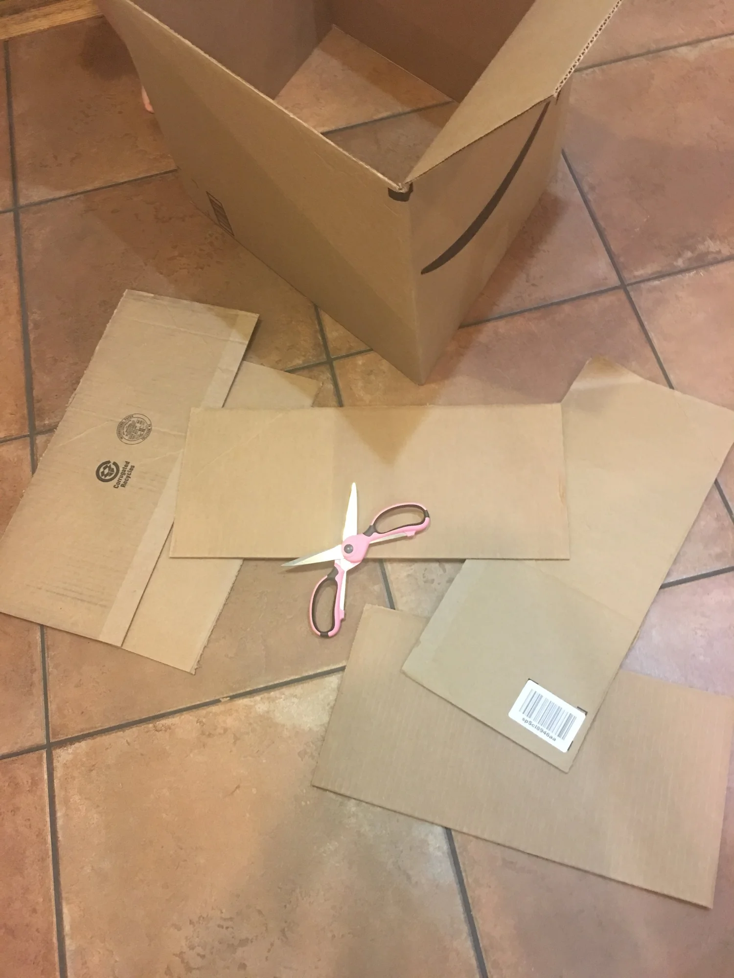 VALENTINE CARDBOARD BOX BUS — Modern Moni