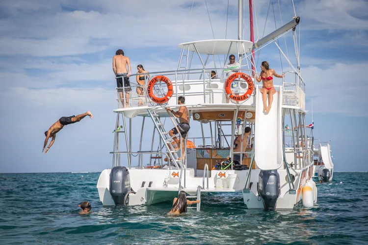 ABOUT — Happy Fish