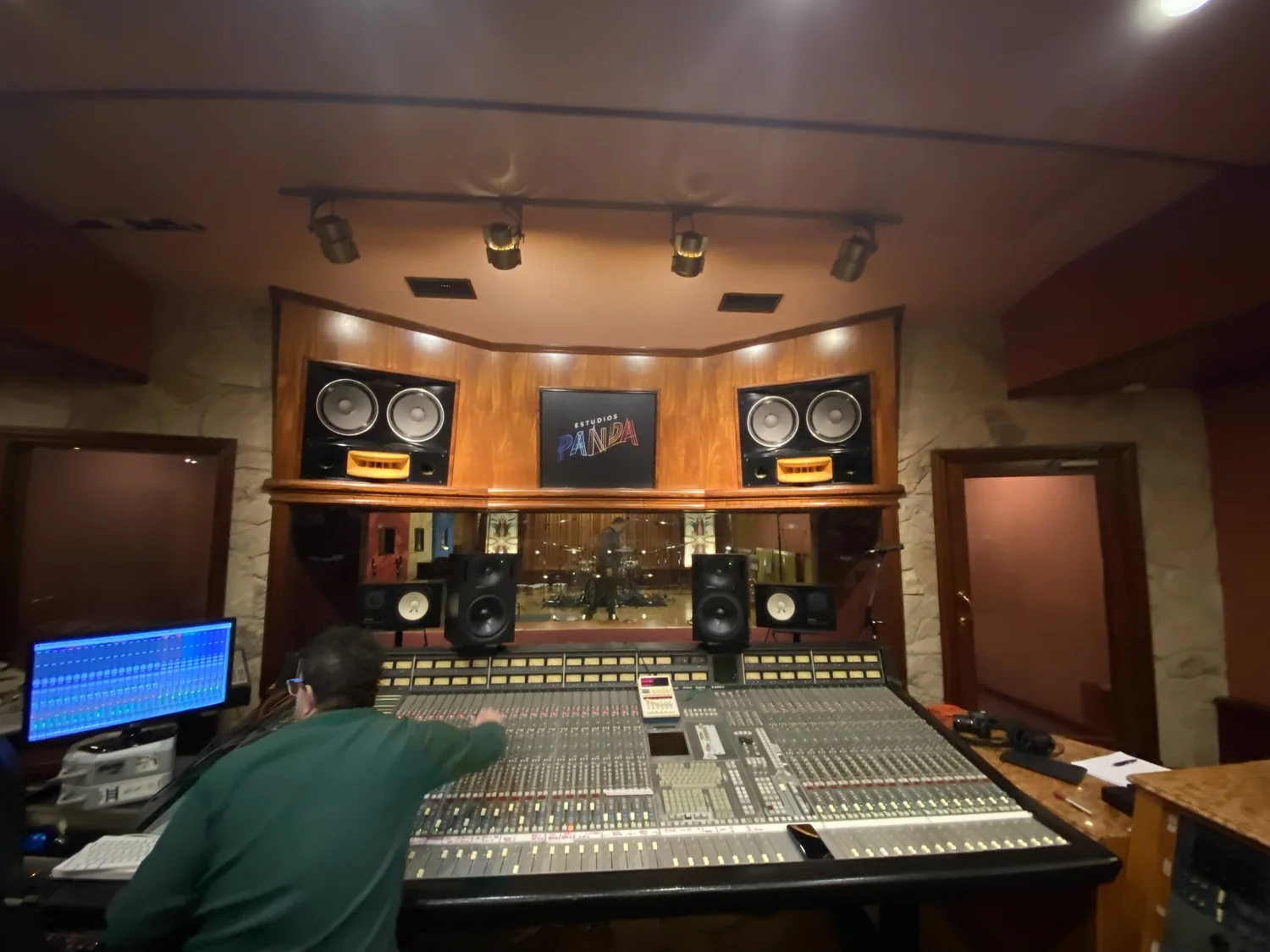 NUEVO ÁLBUM DE BOHEMIA SUBURBANA 2025 — Bohemia Suburbana