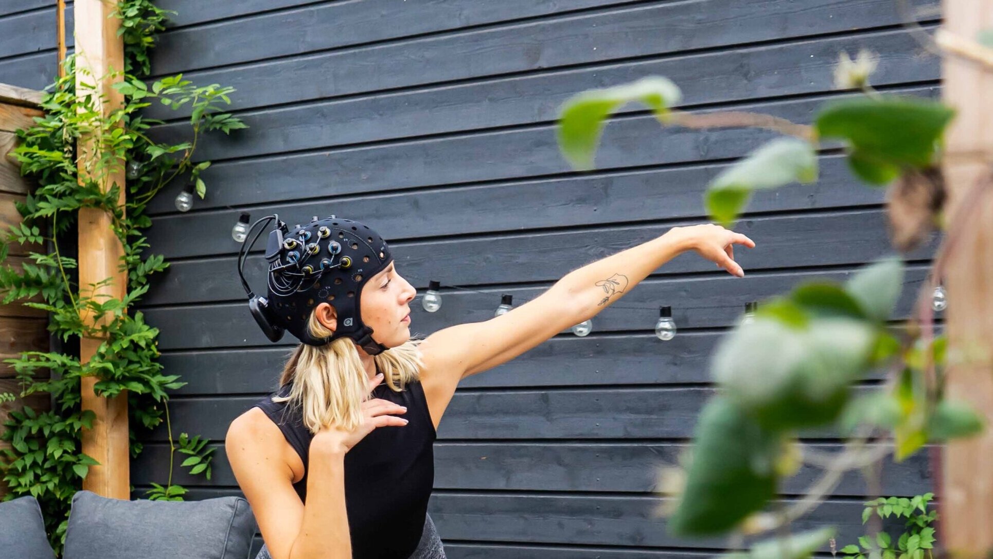 Brite - the wearable and flexible multichannel fNIRS - Artinis Medical ...