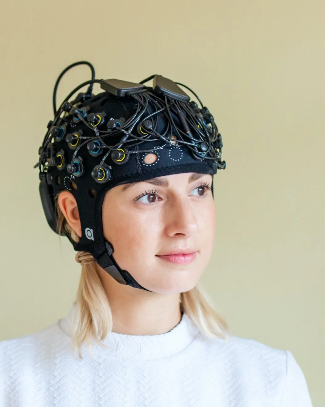 Brite - the wearable and flexible multichannel fNIRS - Artinis Medical ...