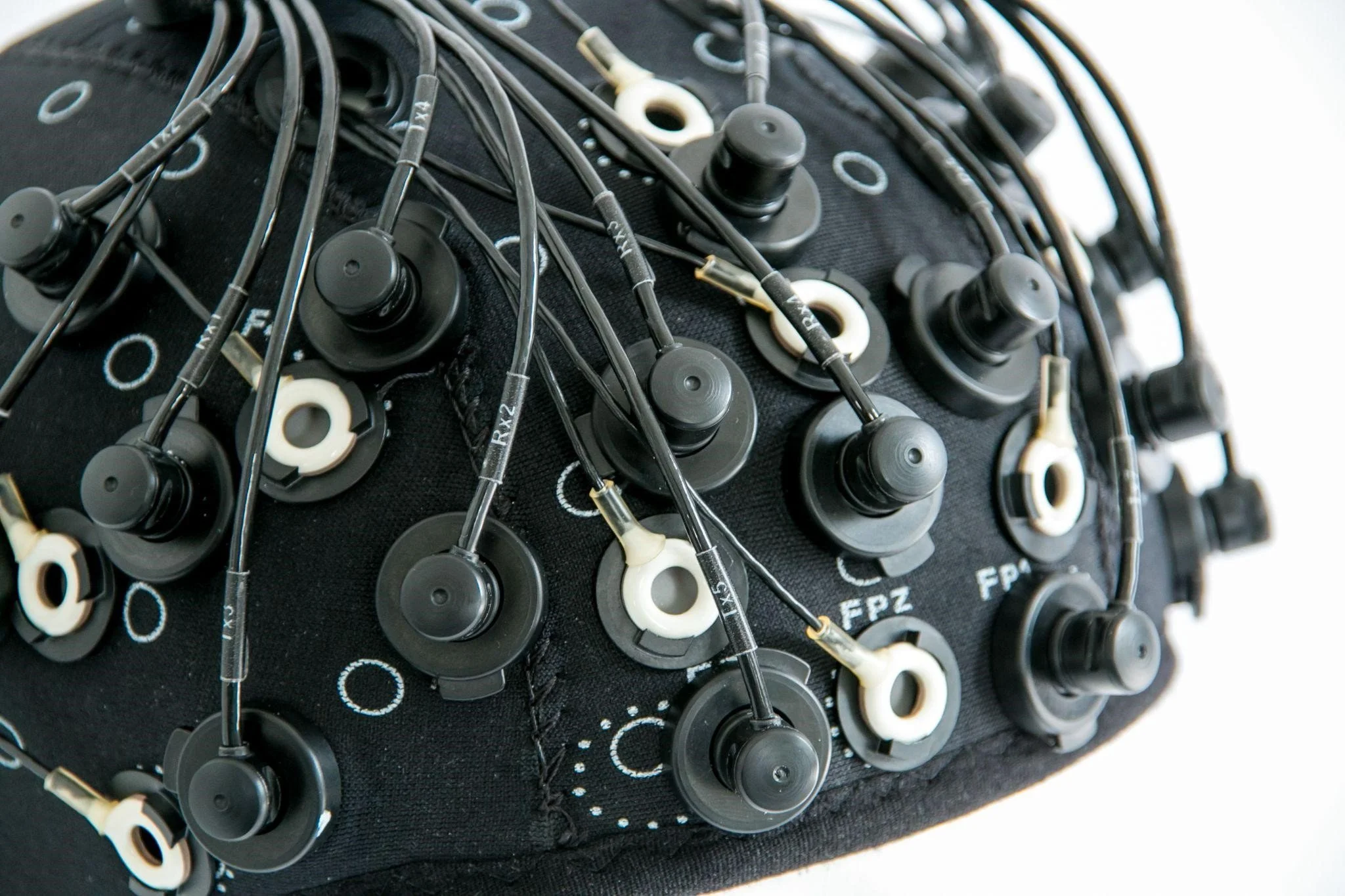 Multimodal fNIRS-EEG measurements — Integration on the head - Artinis Medical Systems | fNIRS ...