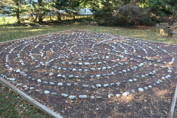 A Beginners Guide to Labyrinths — SaintLukeDevon.org