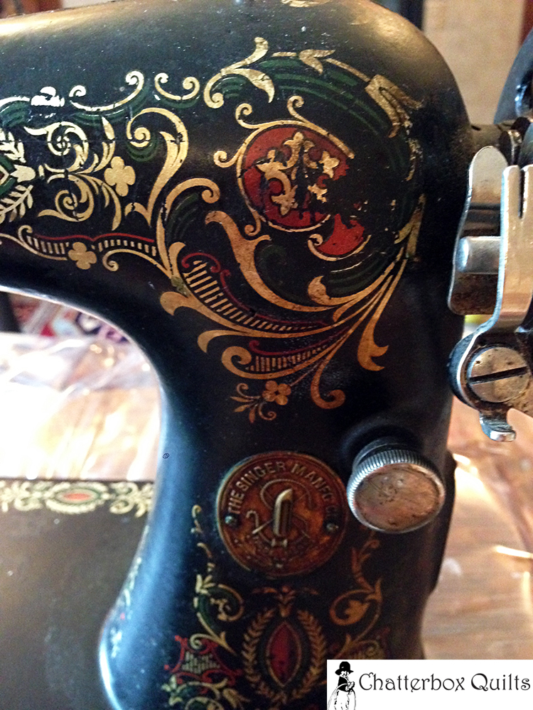 Singer 128 with La Vencedora Decals — Chatterbox Quilts