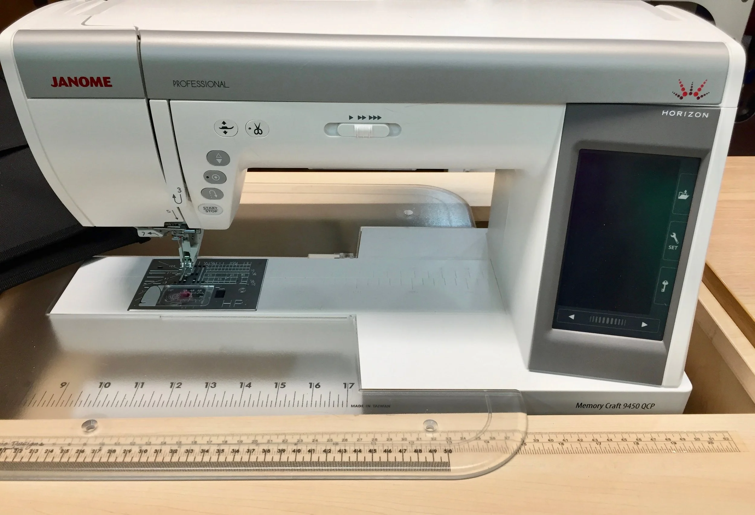 What Feet and Accessories are Included with the Janome MC9450 ...