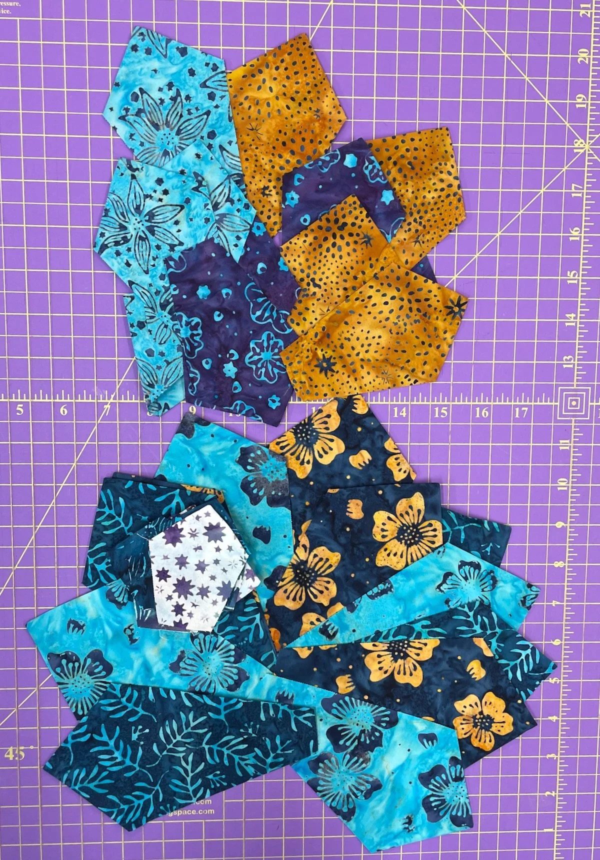 Island Batik Dresden Plate Blog Hop - Finally Finished (Almost ...