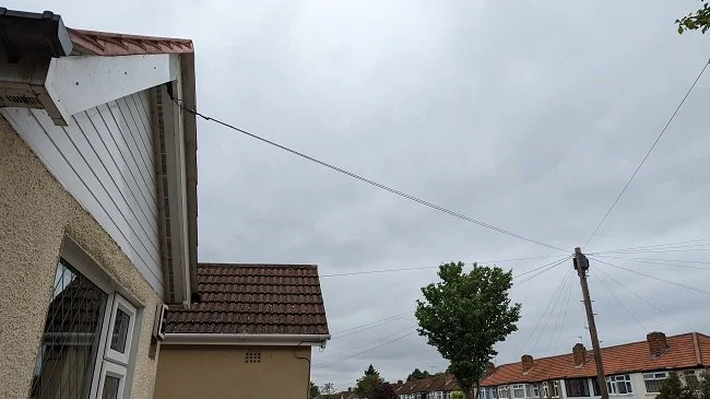 BT Full Fibre — Contains Moderate Peril