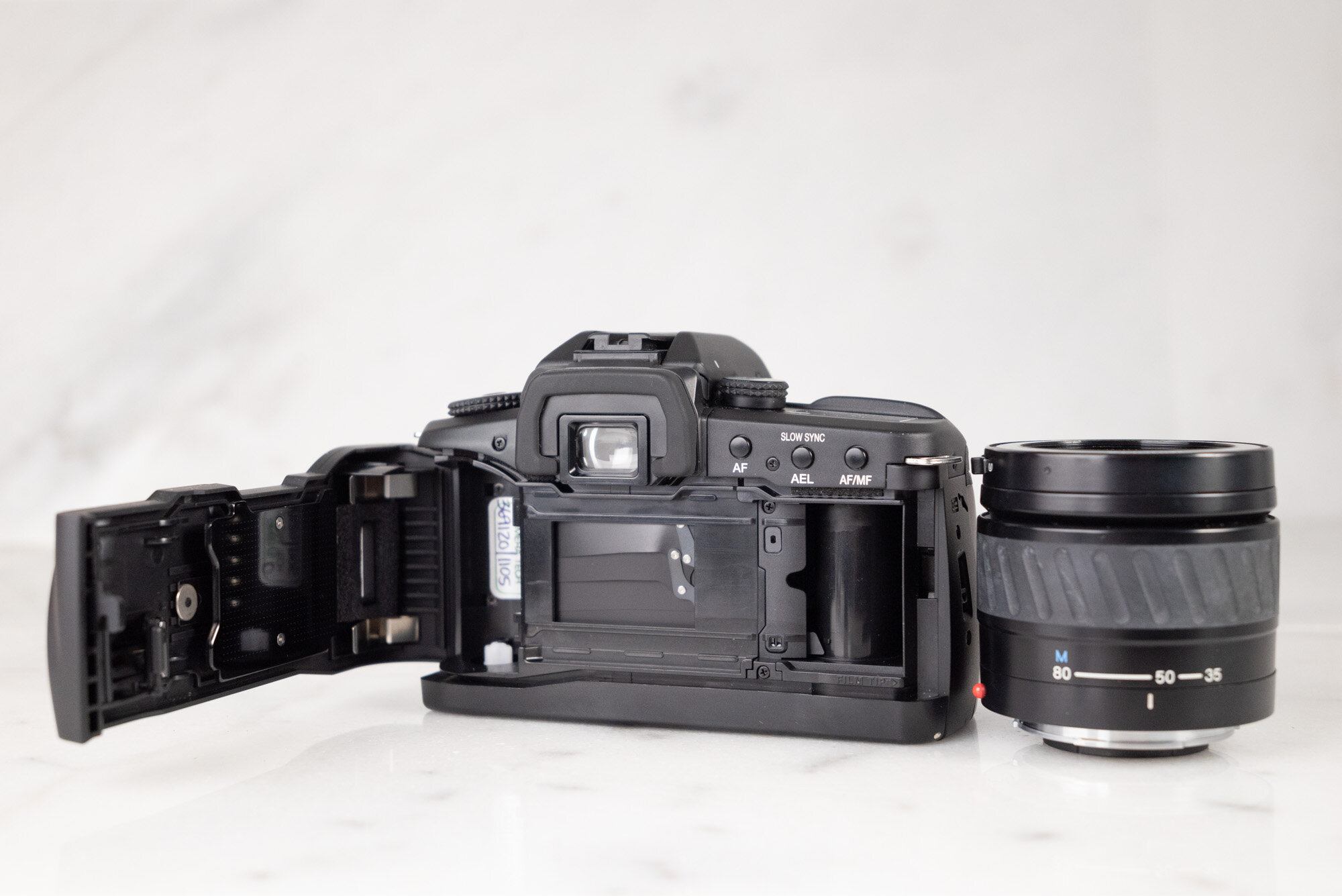 Minolta Maxxum 70 (Dynax 60) 35mm Film SLR Camera with Minolta 35-80mm ...