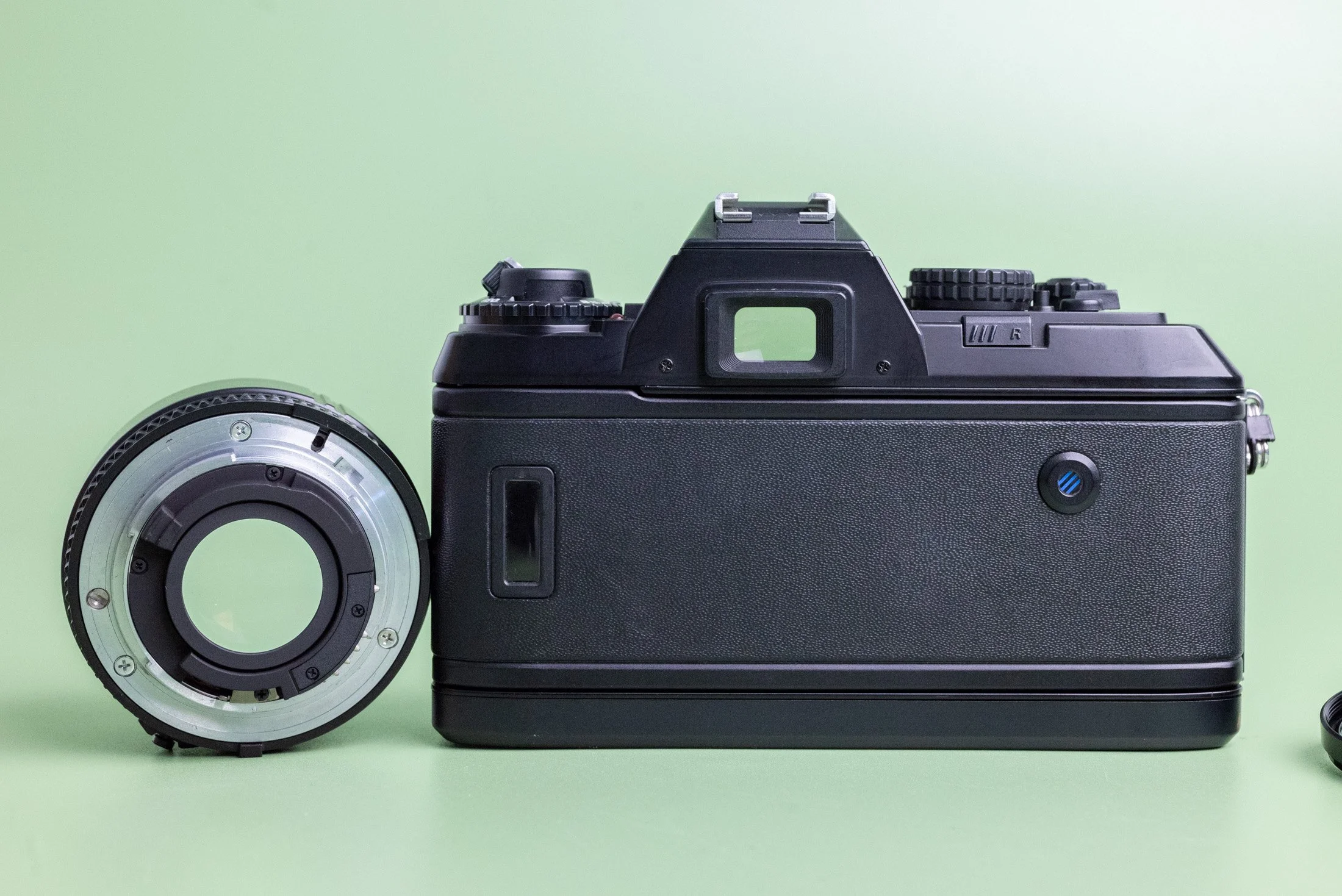 Nikon N2020 35mm Film SLR Camera with Nikon Nikkor AF 50mm f/1.8 Fast ...
