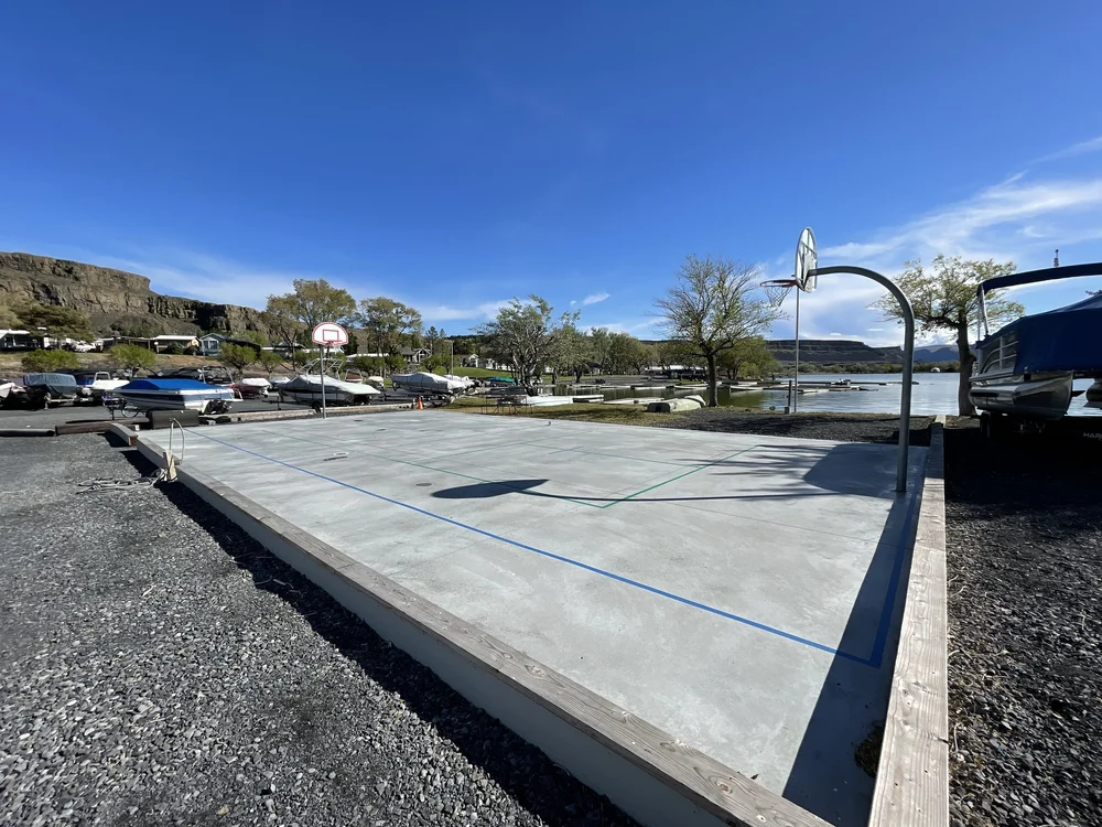 AMENITIES — RIM ROCK COVE