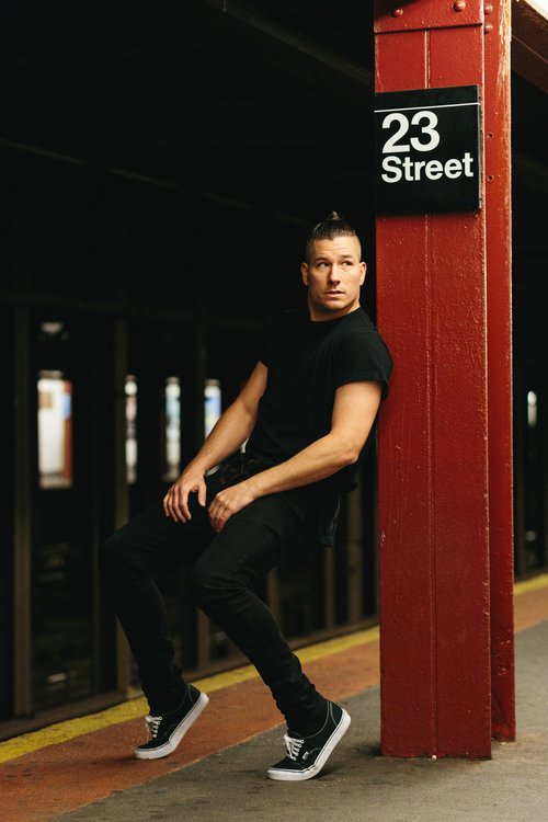Derek Mitchell, 23 Street Station, 1 — Dancers of New York