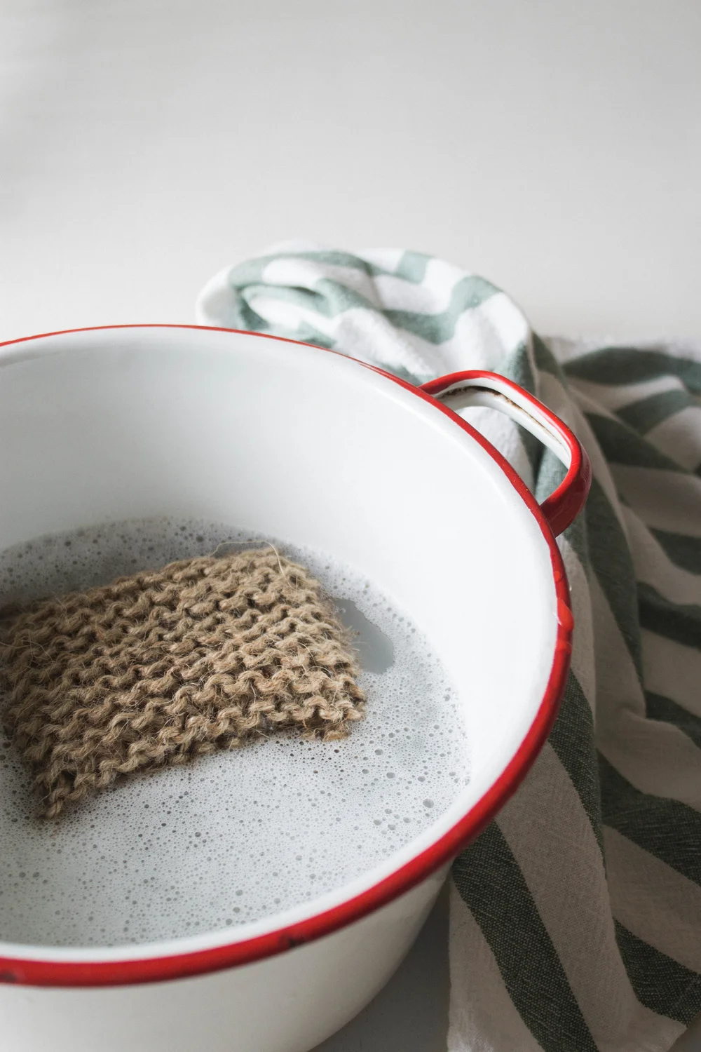 DIY Knit Twine Scrubbing Sponge — Cashmere & Plaid