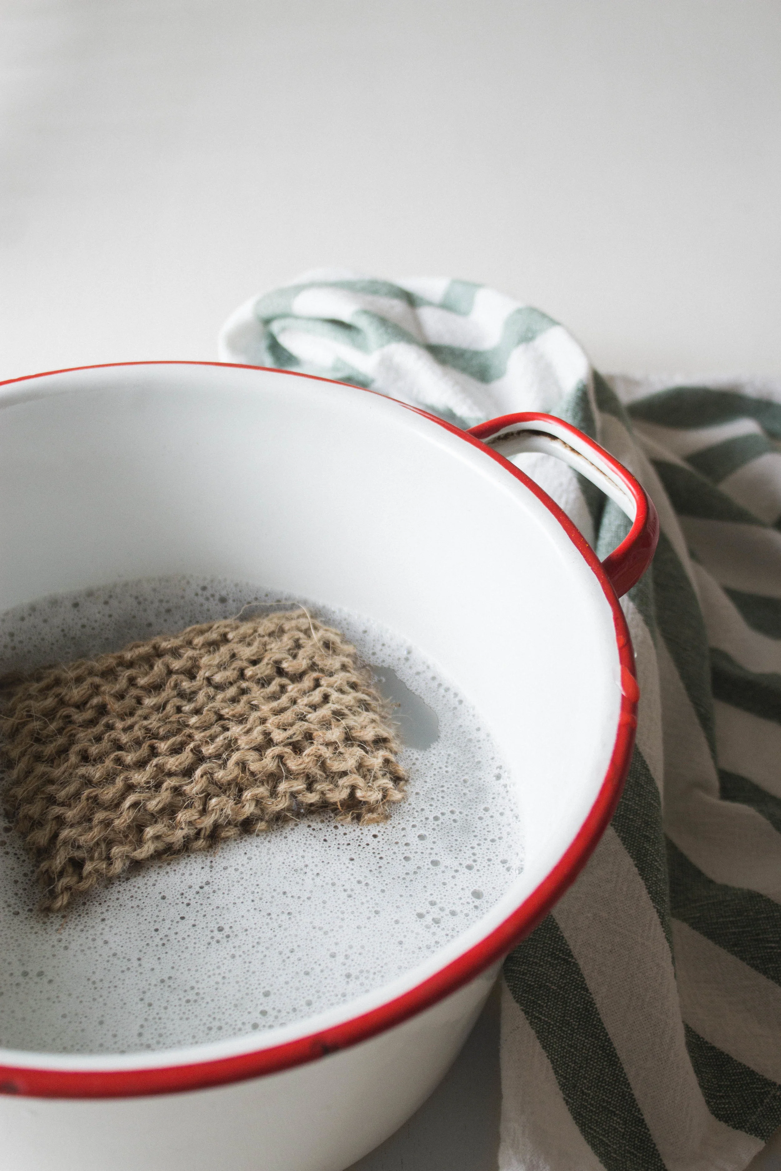 DIY Knit Twine Scrubbing Sponge — Cashmere & Plaid