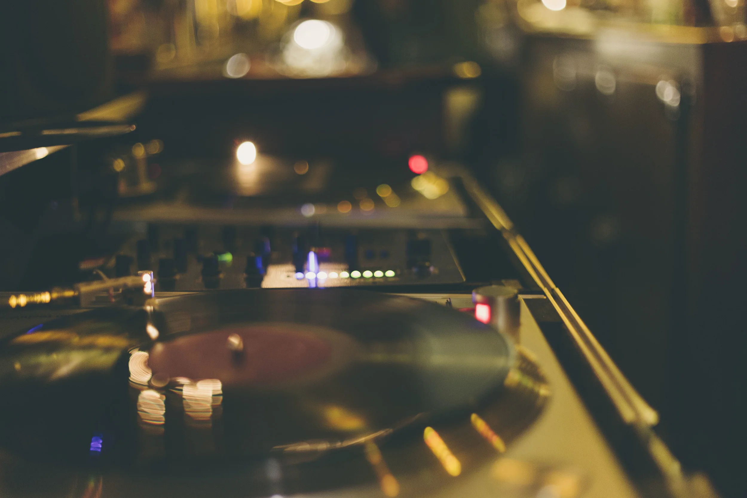 Daniel Moose a seasoned, Chicago-based DJ who seamlessly combines ...