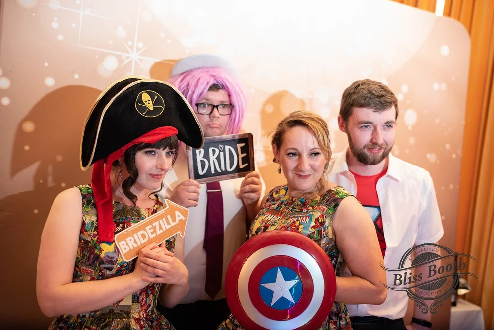 ICON Photo Booth Hire - Elegant State-Of-The-Art Photo Booth