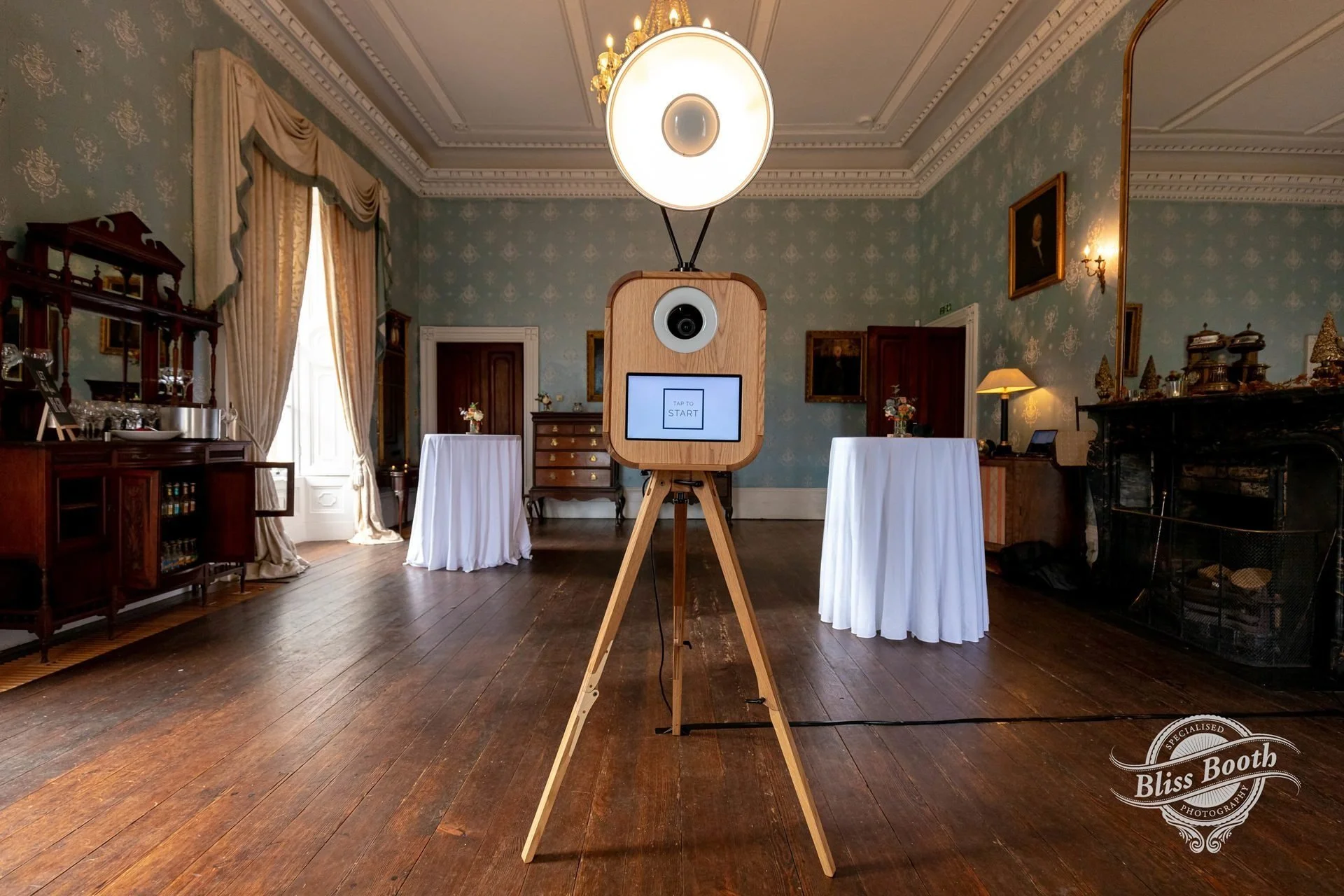 Vintage Wooden Retro Photo Booth Hire - Rustic Style Photo Booth