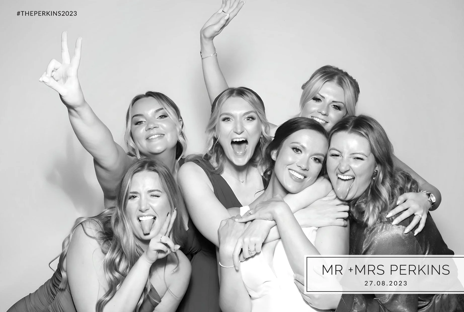 Vintage Wooden Retro Photo Booth Hire - Rustic Style Photo Booth