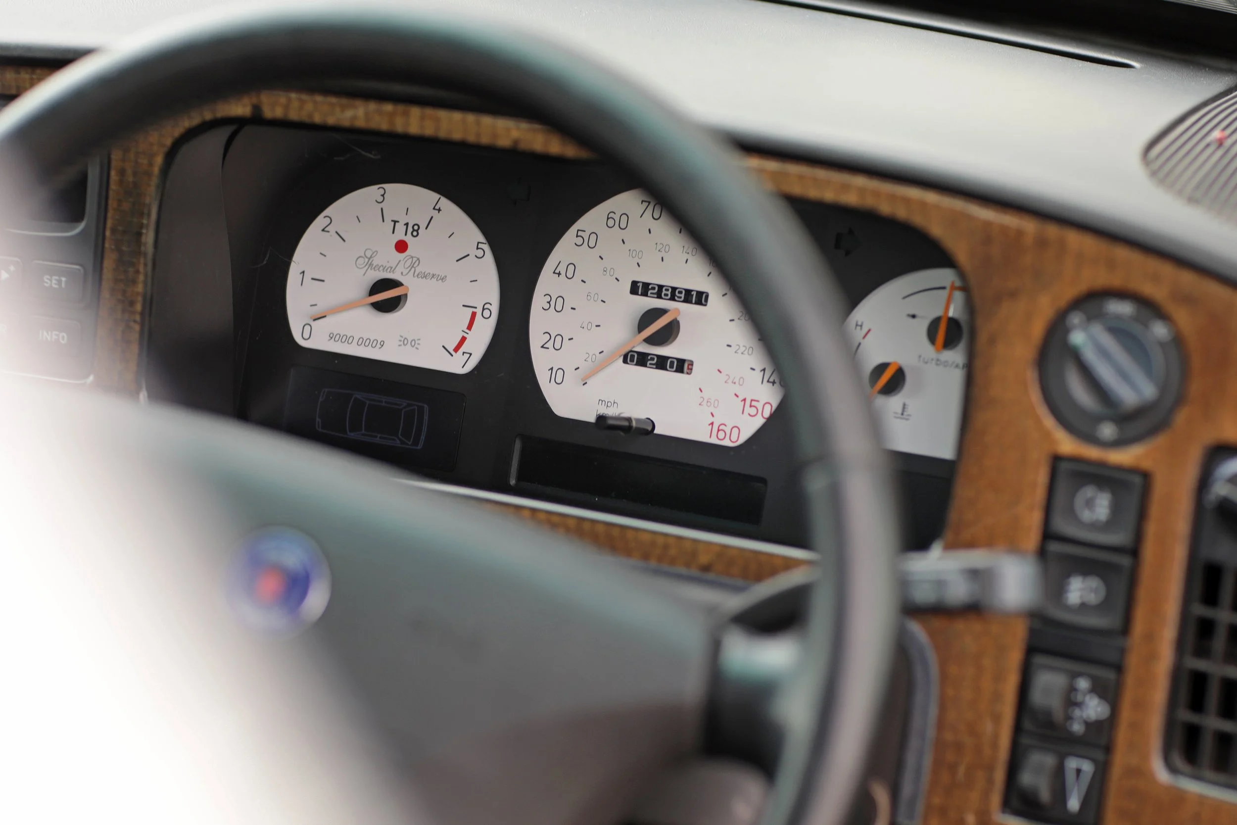 The Saab 9000 Aero T18 — SAAB VS. SCEPTICISM