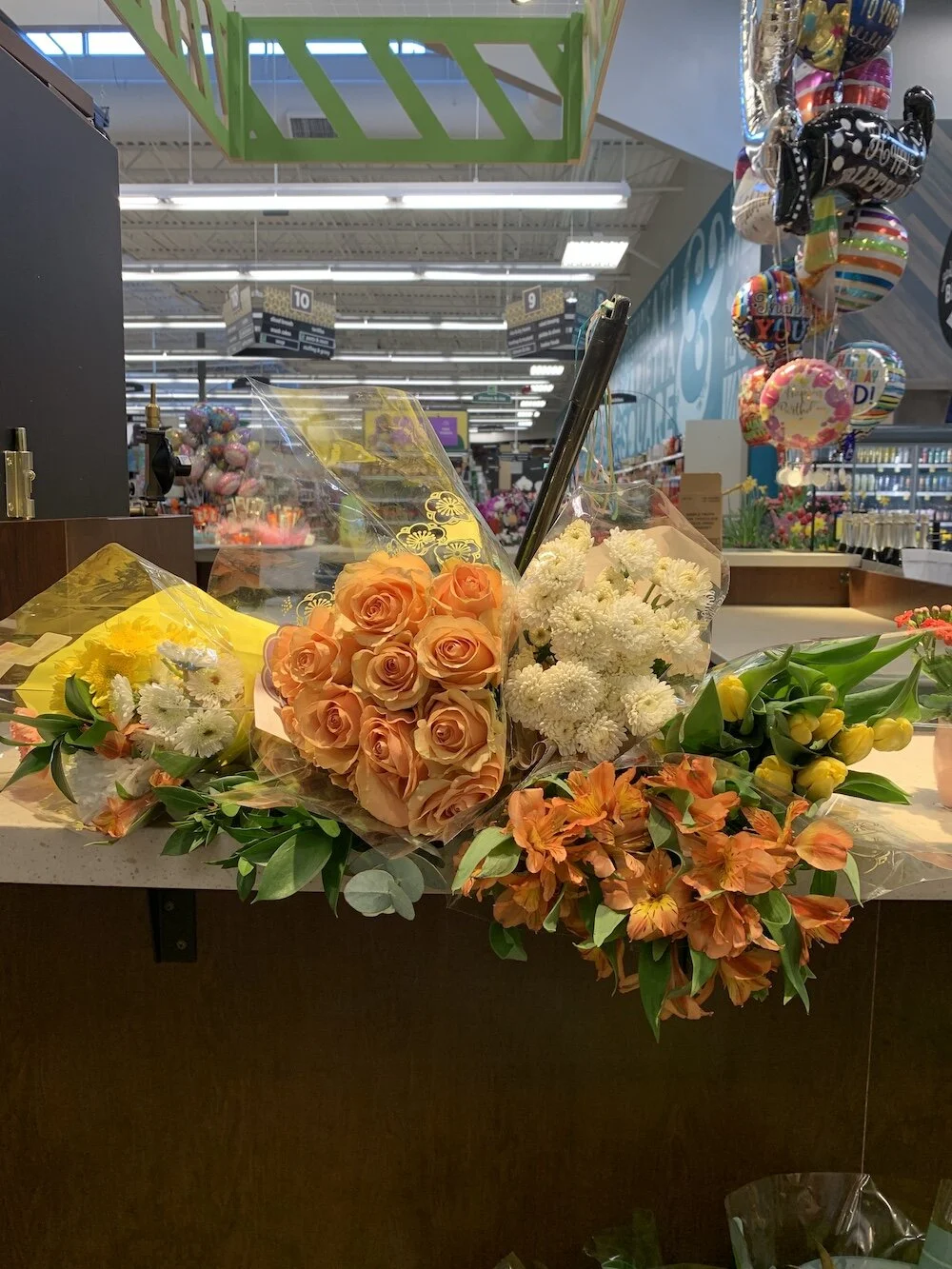 [VIDEO] How to Choose and Arrange Grocery Store Flowers — Lindsay Rae ...