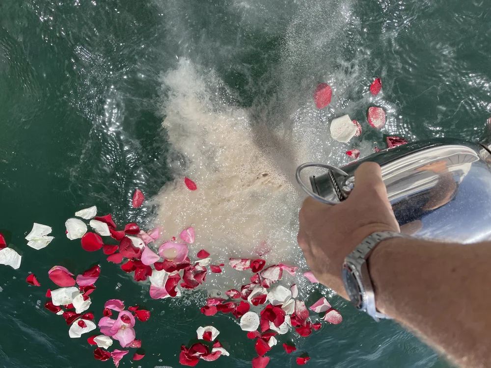 Unattended Ash Scattering at Sea in Florida | Eco-Friendly Ocean Burial ...