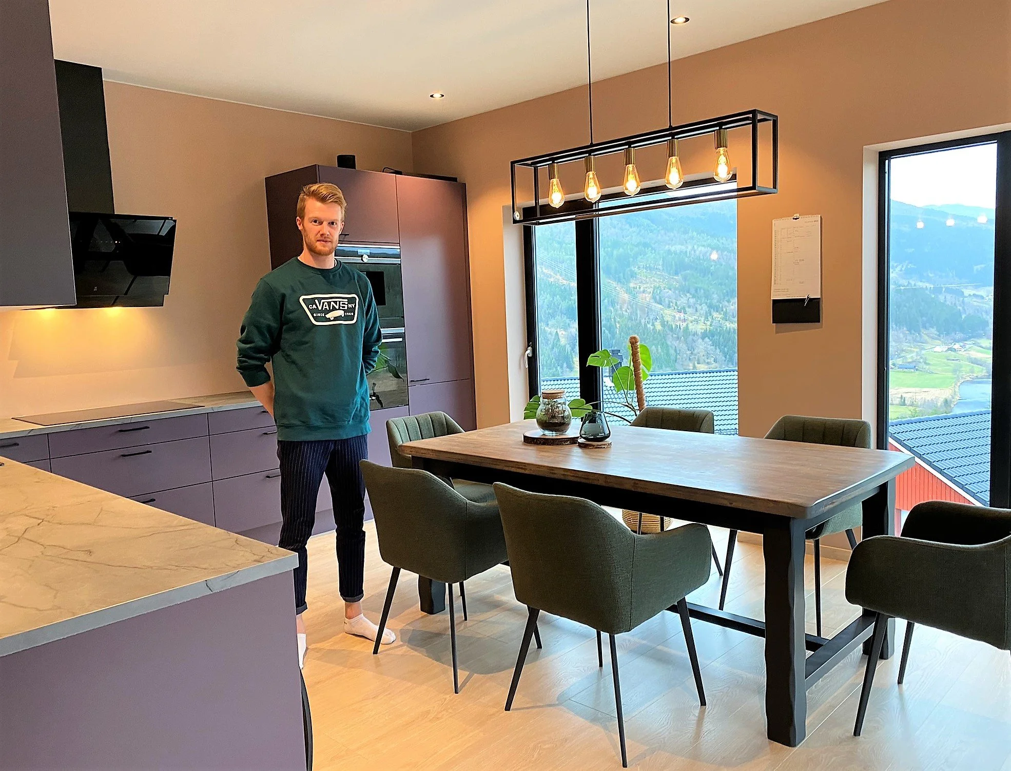 Thomas har fokus på fargar — Gravdalgruppa