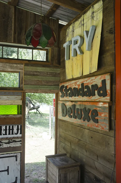 About — Standard Deluxe Inc.