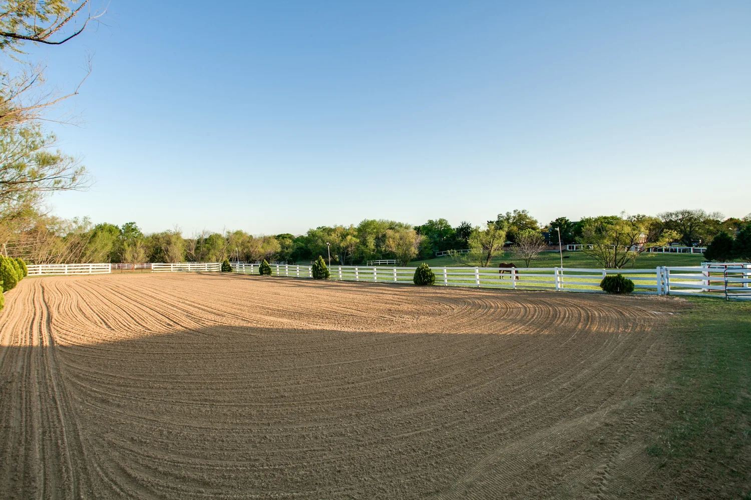 FACILITIES — Rocking J Stables | DFW Dallas Fort Worth Garland Horse ...