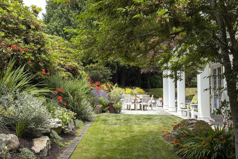 Medina Farmhouse Updated — Spring Greenworks