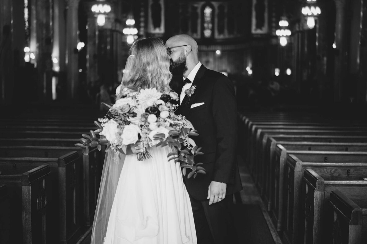 Melissa & Zac's Cleveland Wedding at The Ariel Pearl Center