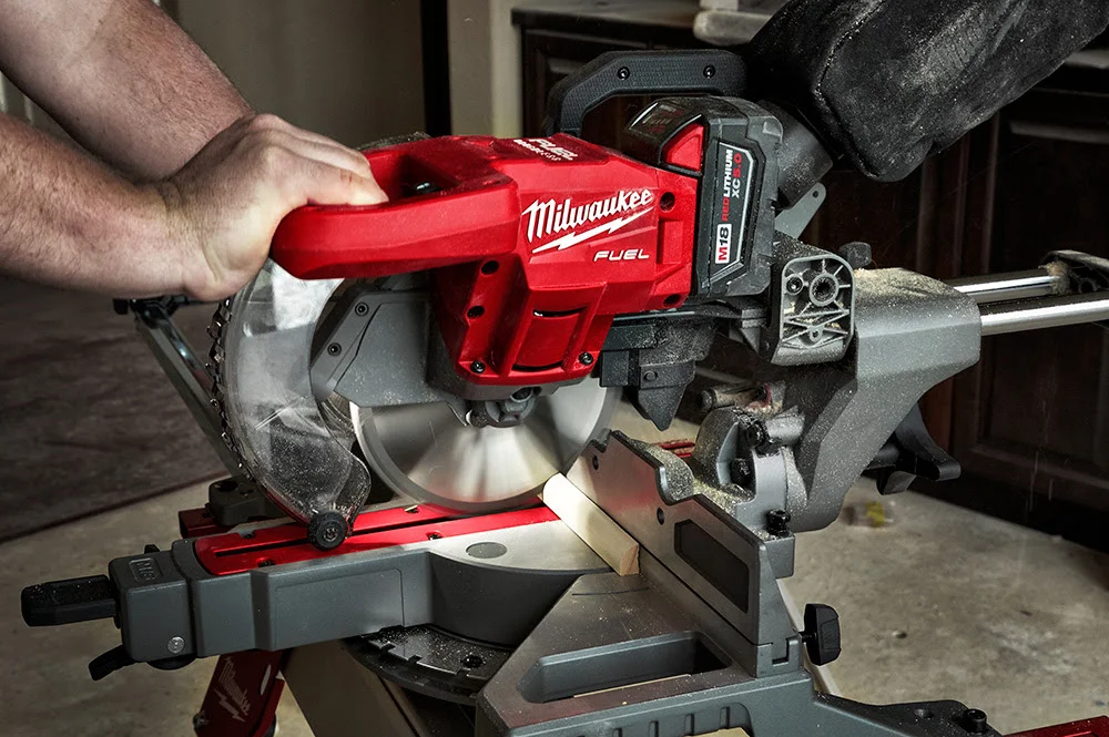 Milwaukee Announces Release of Industry’s Lightest Cordless Miter Saw ...