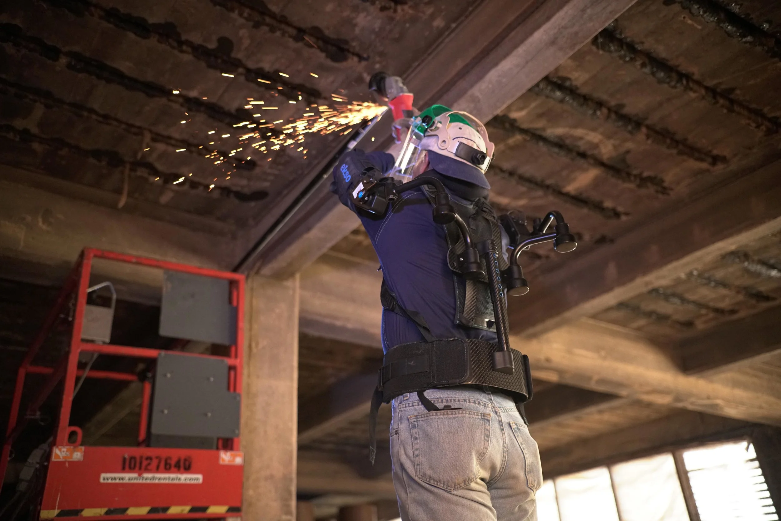 New Exoskeleton Vests Makes Repetitive Tasks and Overhead Work a Breeze ...