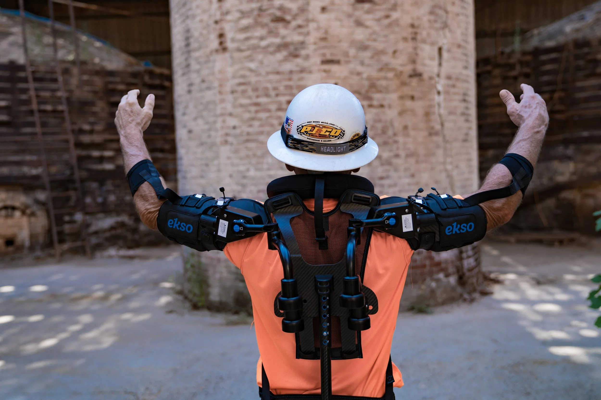 New Exoskeleton Vests Makes Repetitive Tasks and Overhead Work a Breeze ...