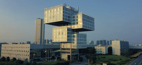[VIDEO] This Cantilevered Building Was Built With Only Stainless Steel ...