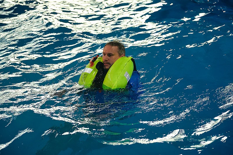 Spinlock Deckvest Lite lifejacket review - around £100 to £120 — Henry ...