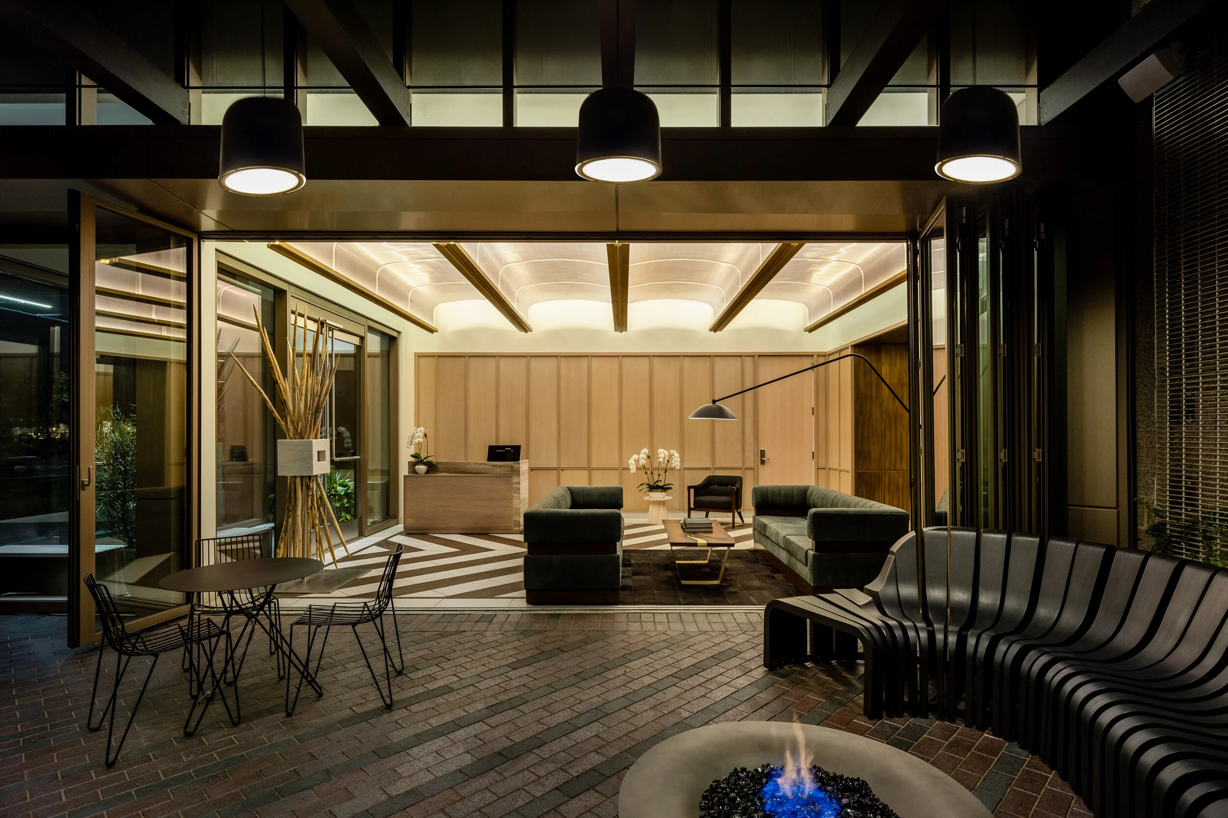 FINANCIAL HOUSE — 4240 Architecture