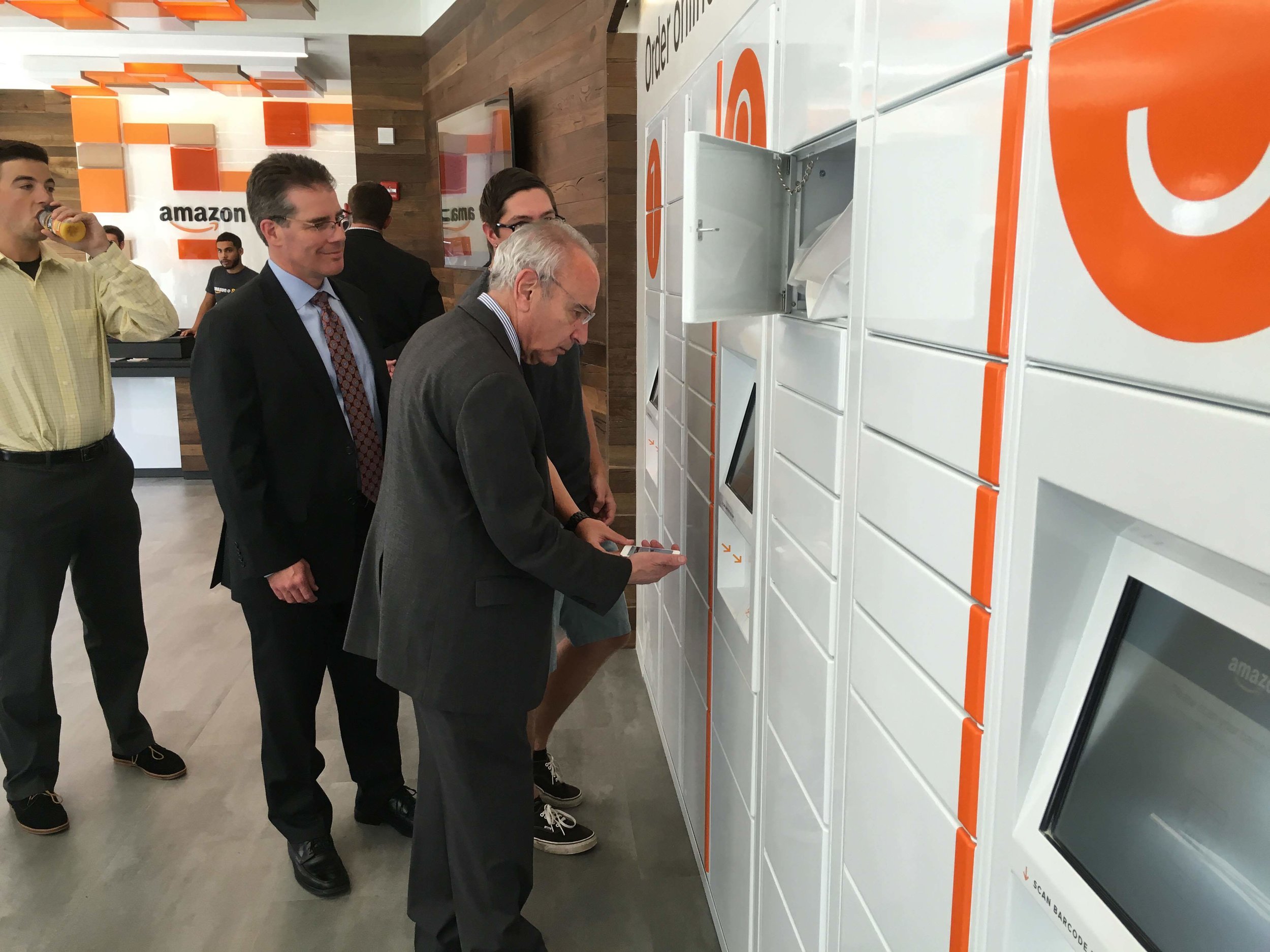 Amazon opens pick up hub in Storrs | The Daily Campus