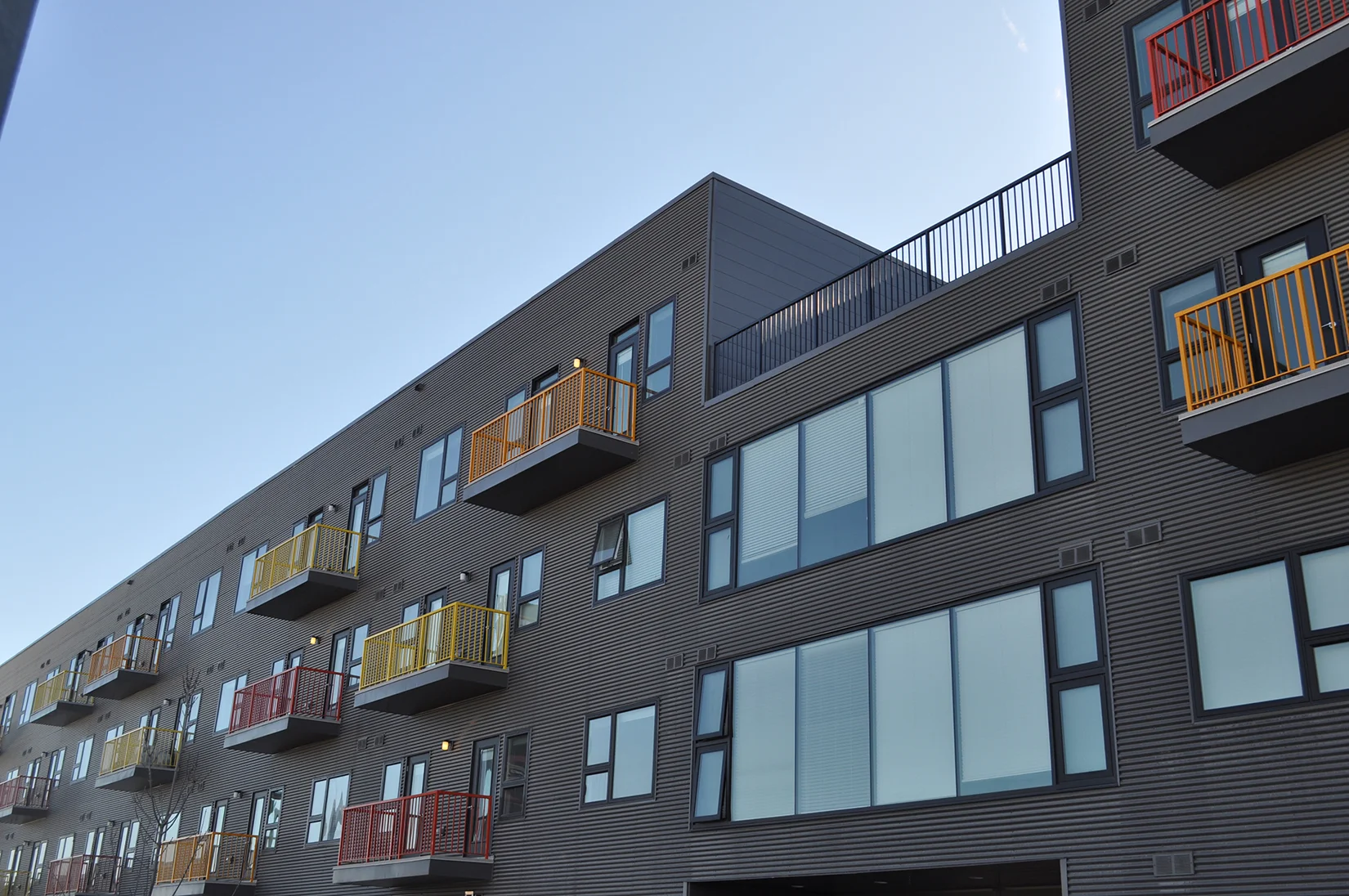 MoCo Condos — BLDG