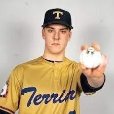 Jordan Woods makes the long, long trek to mound in KC Royals' system ...