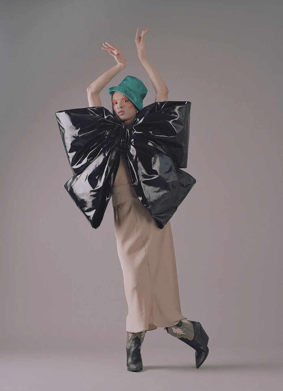 Pose Pose Pose - COEVAL Magazine