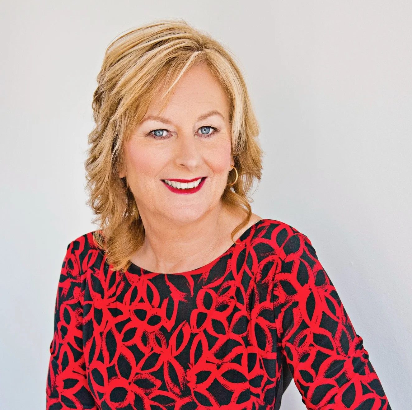 Dr Neryl East - Best keynote and conference speaker