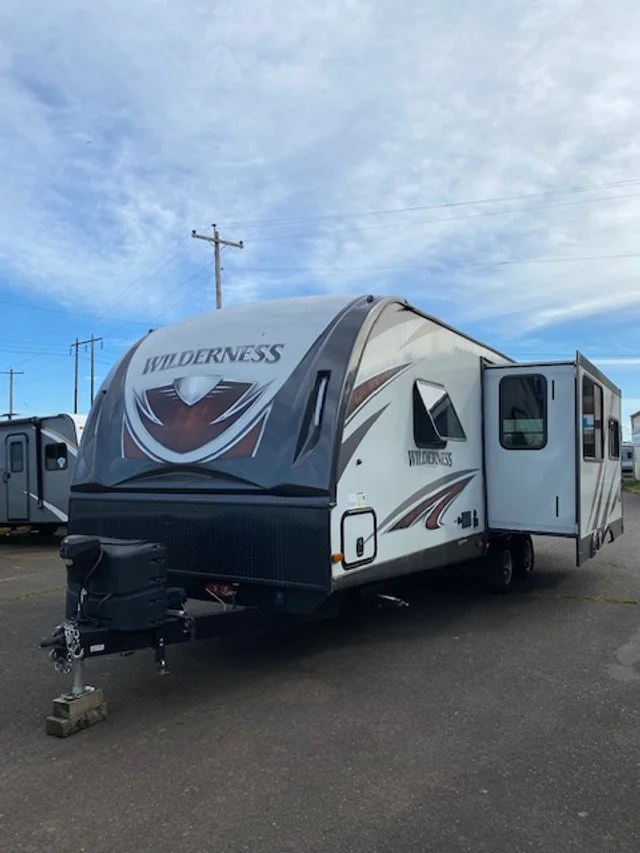 TRAVEL TRAILERS — Summit RV