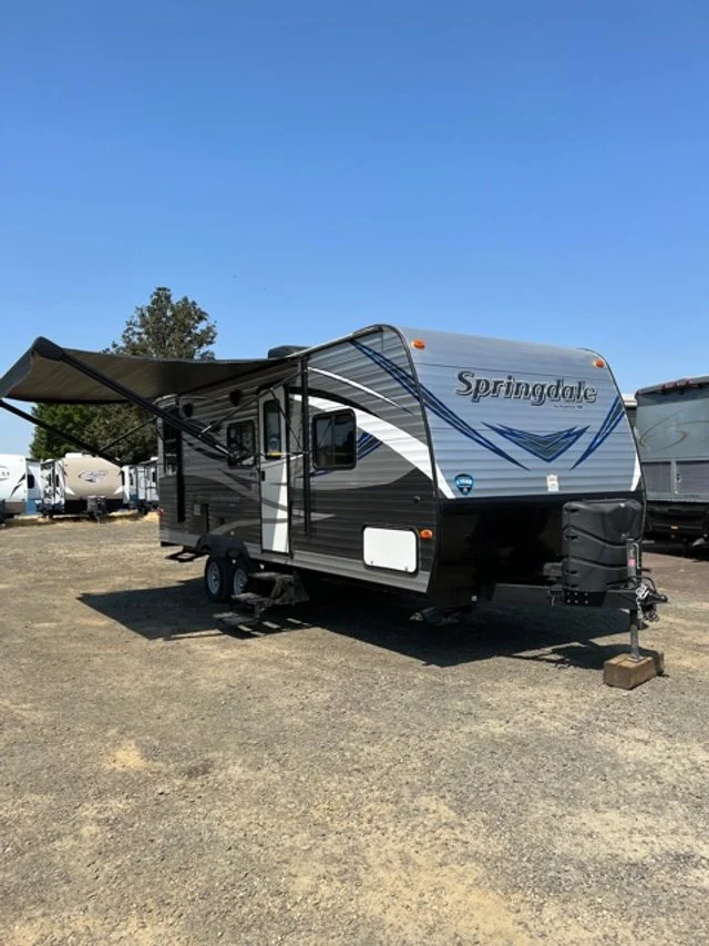 TRAVEL TRAILERS — Summit RV