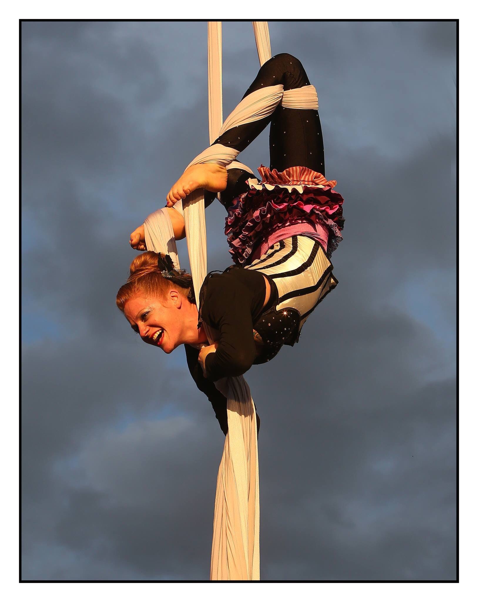 Open Hang — In the Dark - Circus Arts