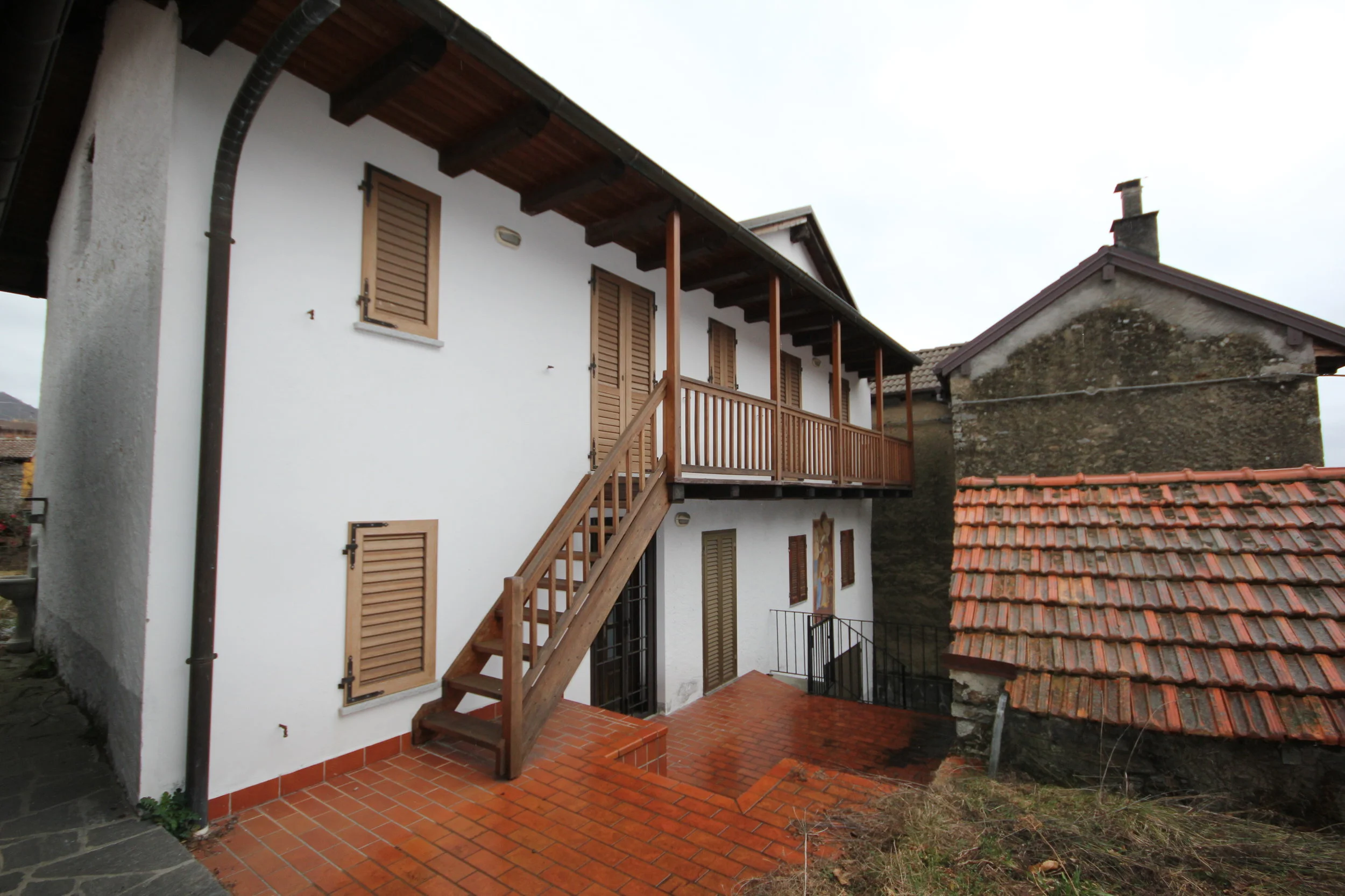 C033 - CASA A TRAREGO (VB) LAGO MAGGIORE — CATTANEO srls