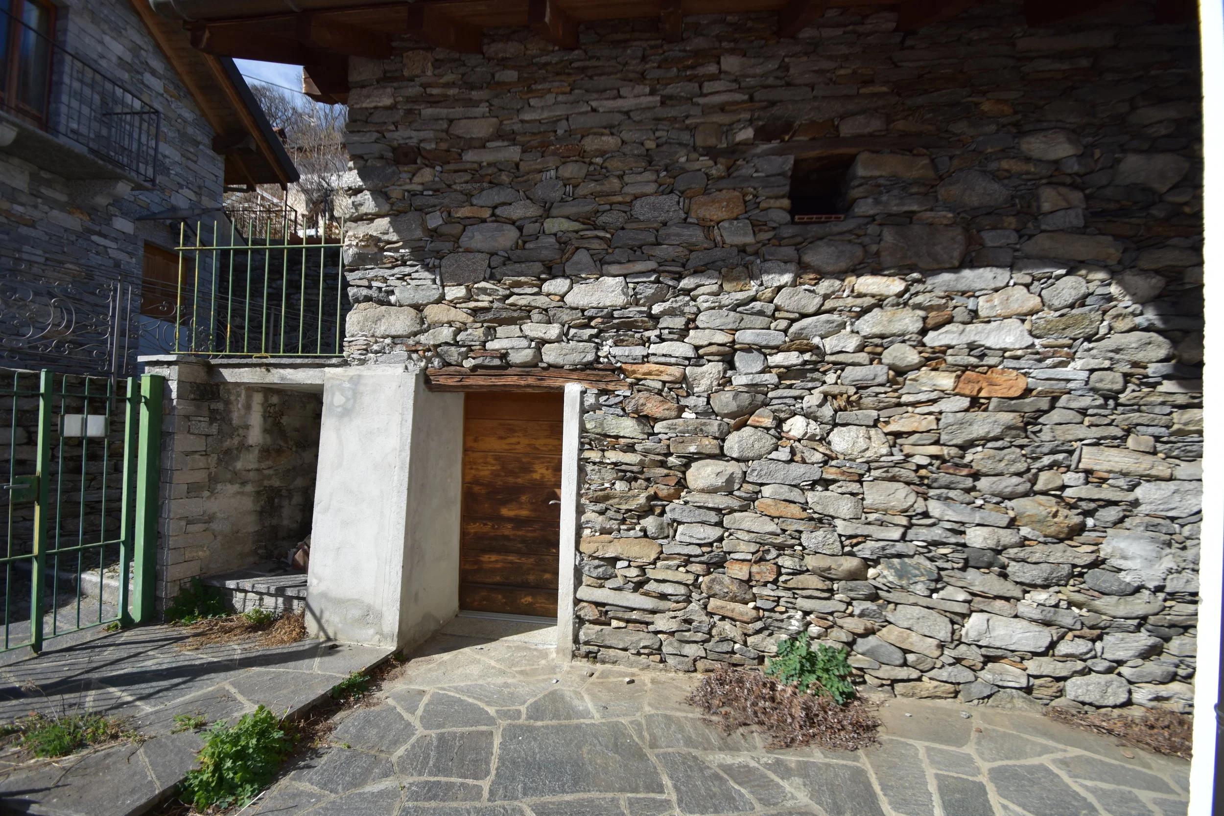 C033 - CASA A TRAREGO (VB) LAGO MAGGIORE — CATTANEO srls